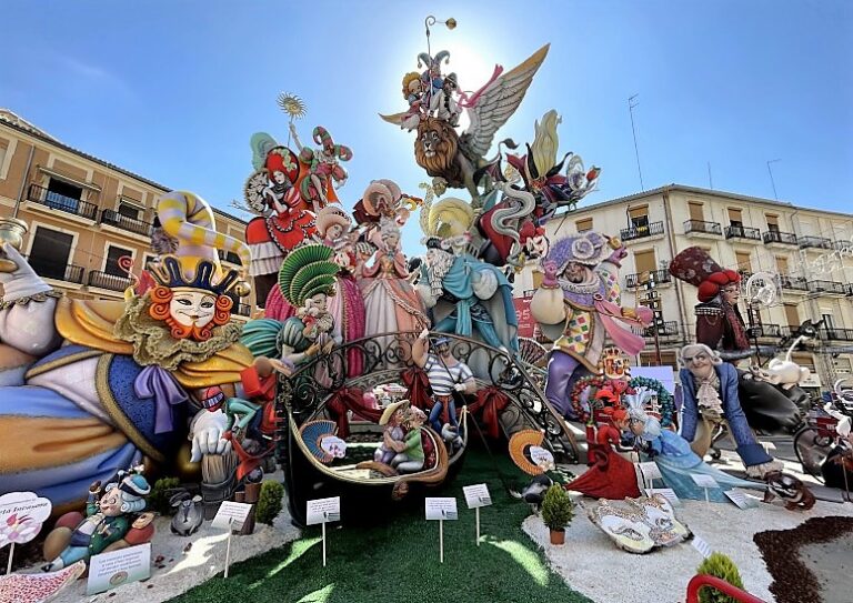 Valencia, Spain: So Excited Les Falles is Happening Now!